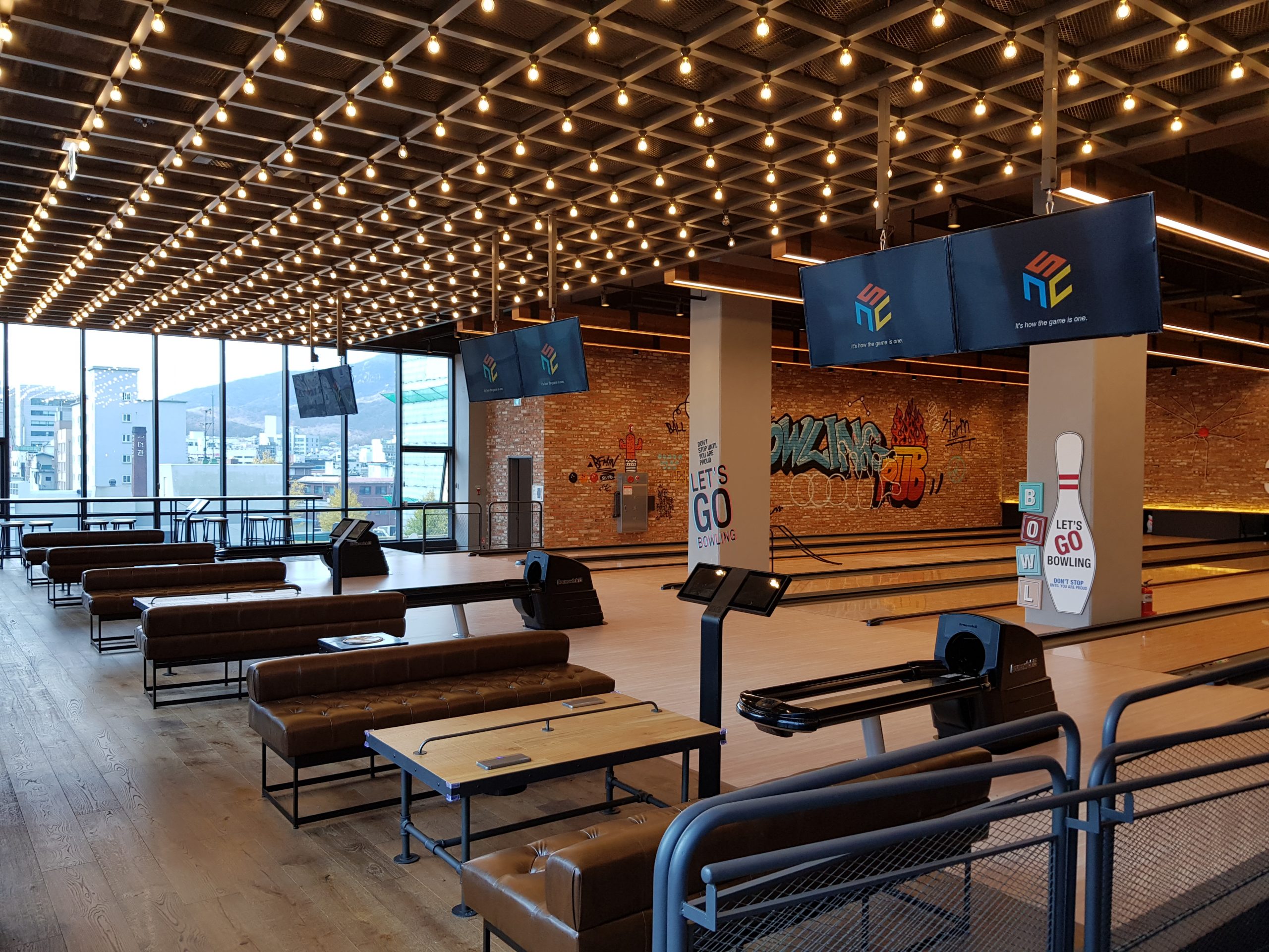 CGV수유 프리미엄 볼링펍(bowling pub) 전경_01 – CJ미디어라이브러리