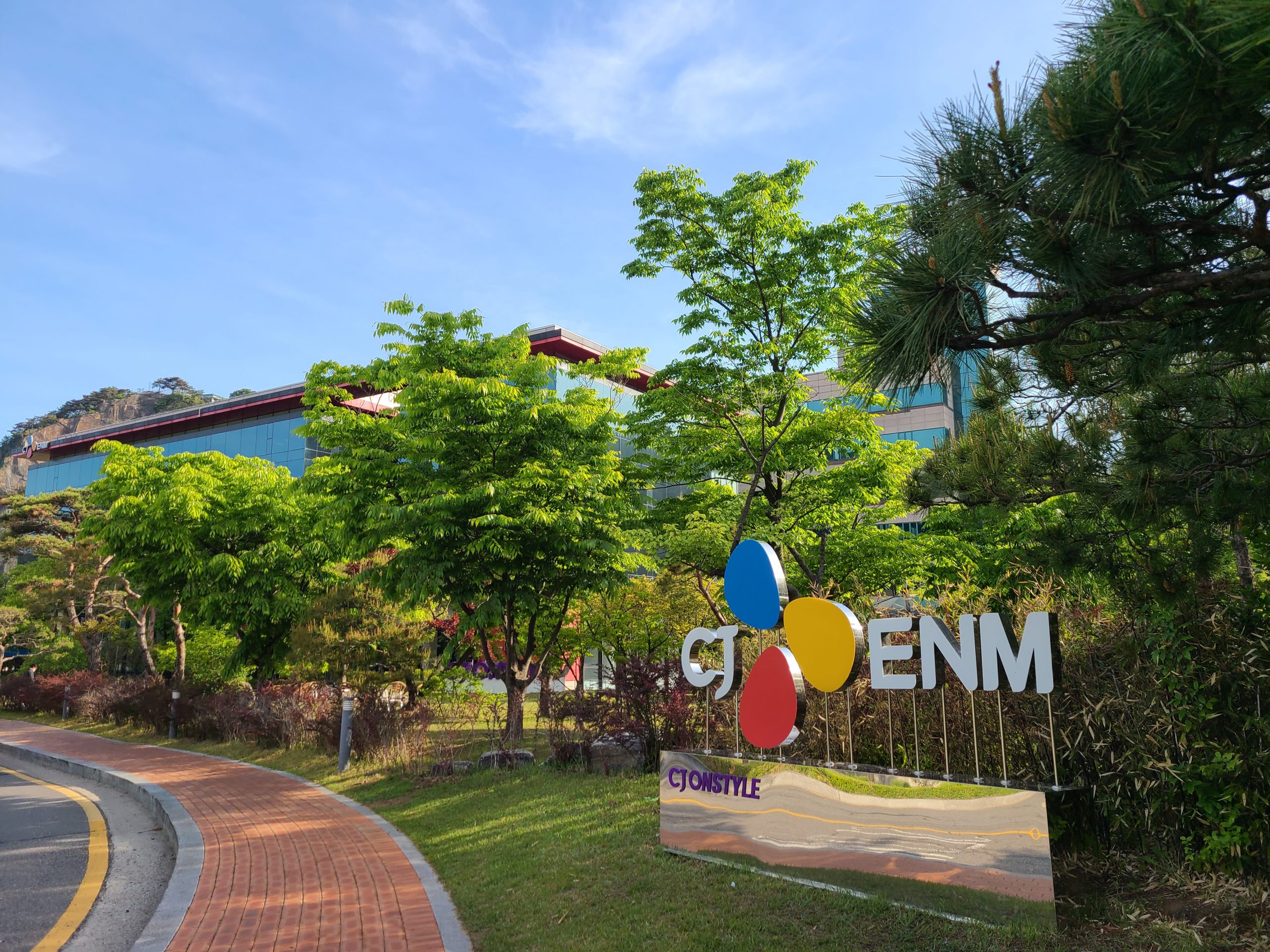 [CJ ENM 커머스부문] 사옥 입구 (CJ ENM,CJ온스타일 노출) – CJ미디어라이브러리