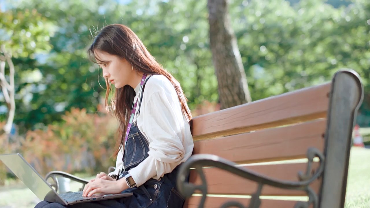 ‘라방’의 역사를 새로 쓰다, 라이브커머스PD 정유진 님 이야기 – CJ 뉴스룸