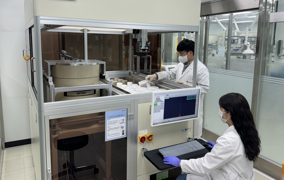 CJ프레시웨이 식품안전연구실, B2B 식자재 유통업계 최초 수산물 안전성검사기관 지정 – CJ 뉴스룸