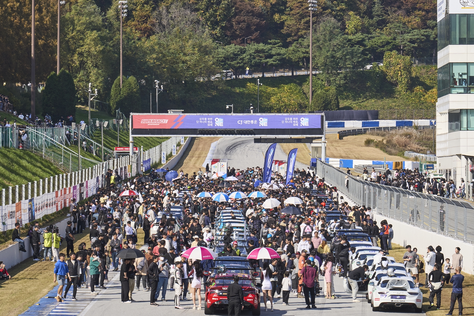 [CJ대한통운] 장현진, 슈퍼 6000 챔피언 등극…팀 챔피언십은 서한GP, 타이어는 넥센 05 – CJ미디어라이브러리